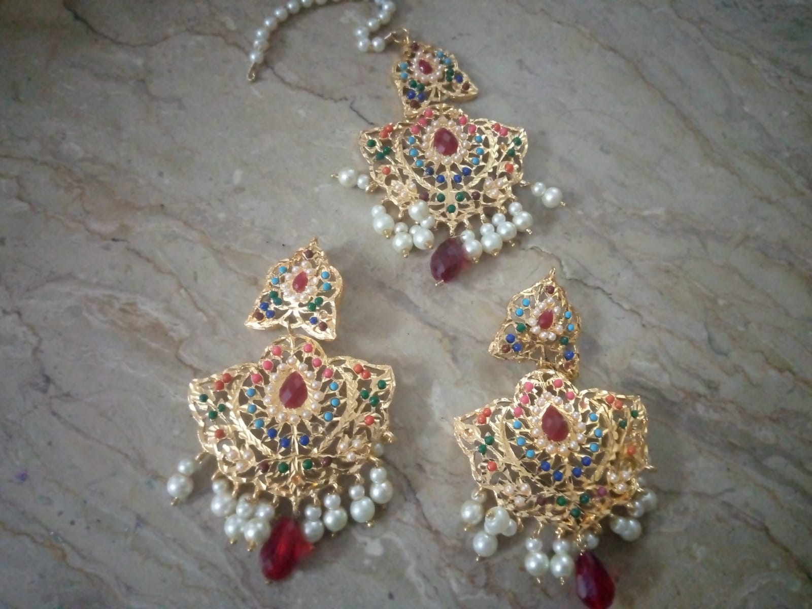 Buy Stylish Golden Tikka and Earrings Wear Set Best Price